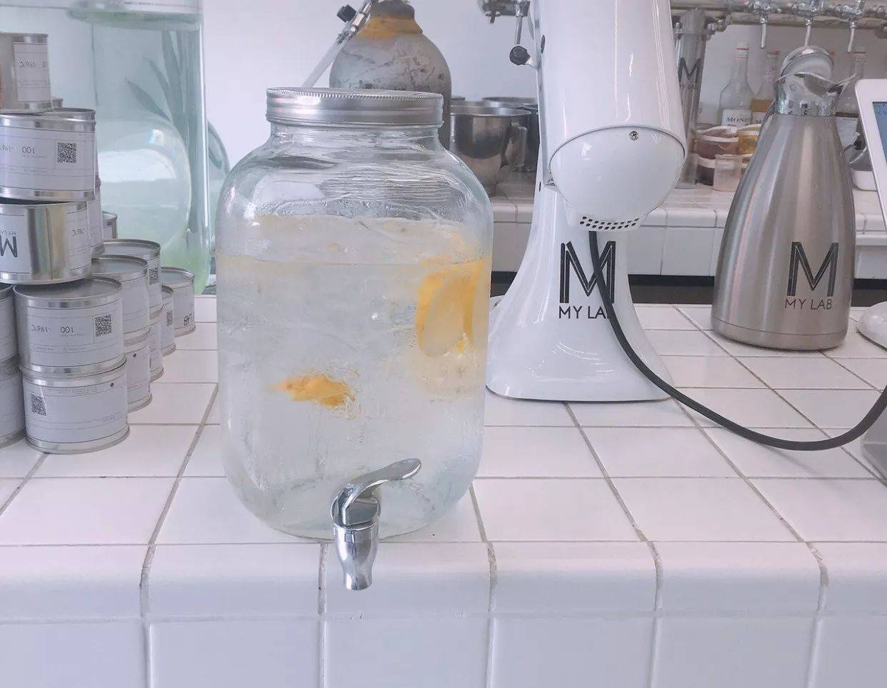 魔都 | 新晋ins网红咖啡厅，请拿起手机忘我自拍吧！-搜狐大视野-搜狐新闻