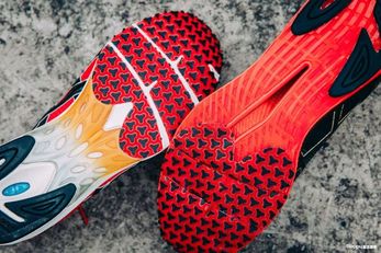 脑袋一热，我们以东瀛法拉利 NSX 为灵感造了对 ASICS 新跑鞋-搜狐大视野-搜狐新闻