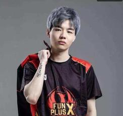 英雄联盟LPL：面对刘青松的头发 谁还care FPX的九连胜？-搜狐大视野-搜狐新闻