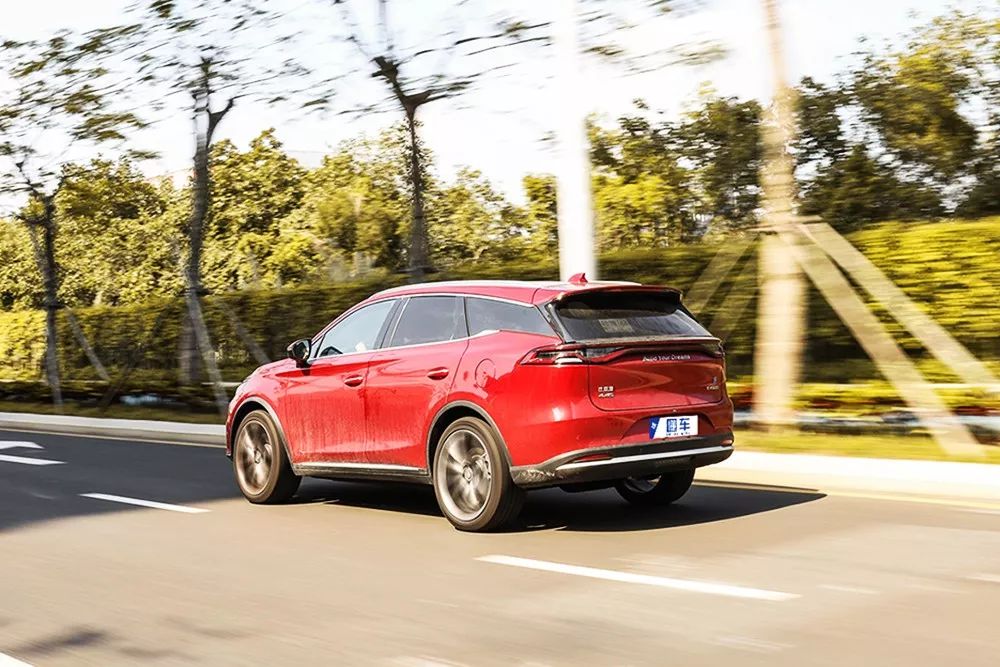 续航500km，4.4秒破百追平卡宴，这台家用SUV太惊人！_搜狐汽车_搜狐网