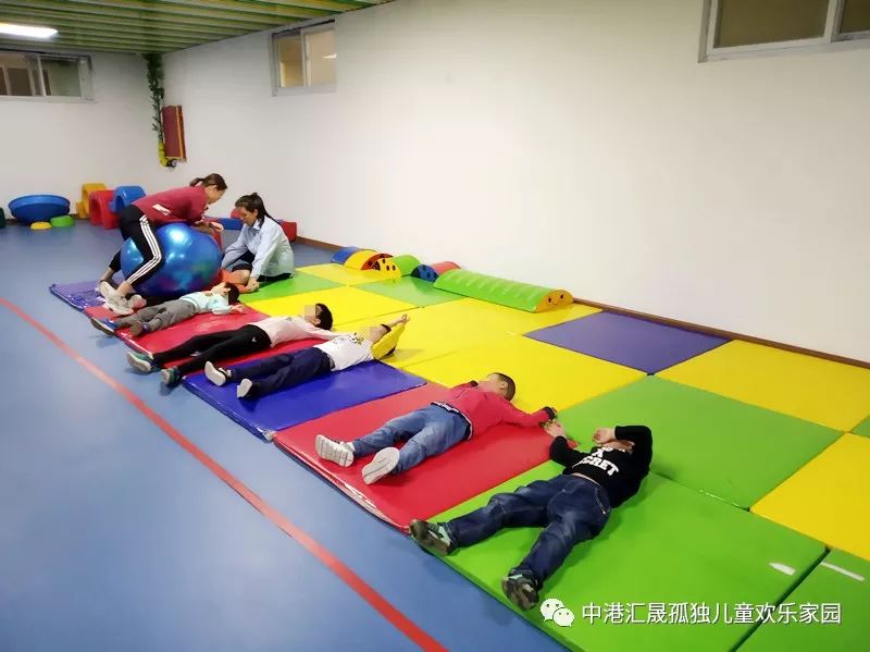 重力不安全感：小彦的运动课教学活动
