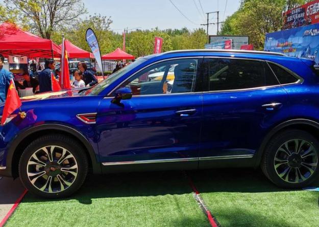 全新一汽红旗HS5订车记！新车标相当帅气，内饰大屏看齐奔驰GLC！_搜狐汽车_搜狐网