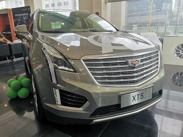 平民奥多拉多风范 看凯迪拉克XT5 28E轻混铂金版SUV顶配_搜狐汽车_搜狐网
