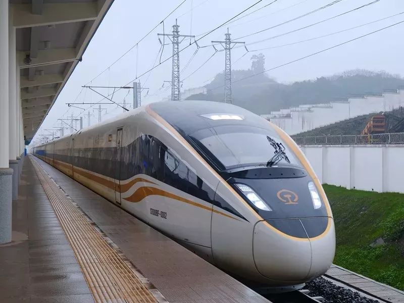 时速250公里CR300“复兴号”动车组，30万公里考核过半！_试验