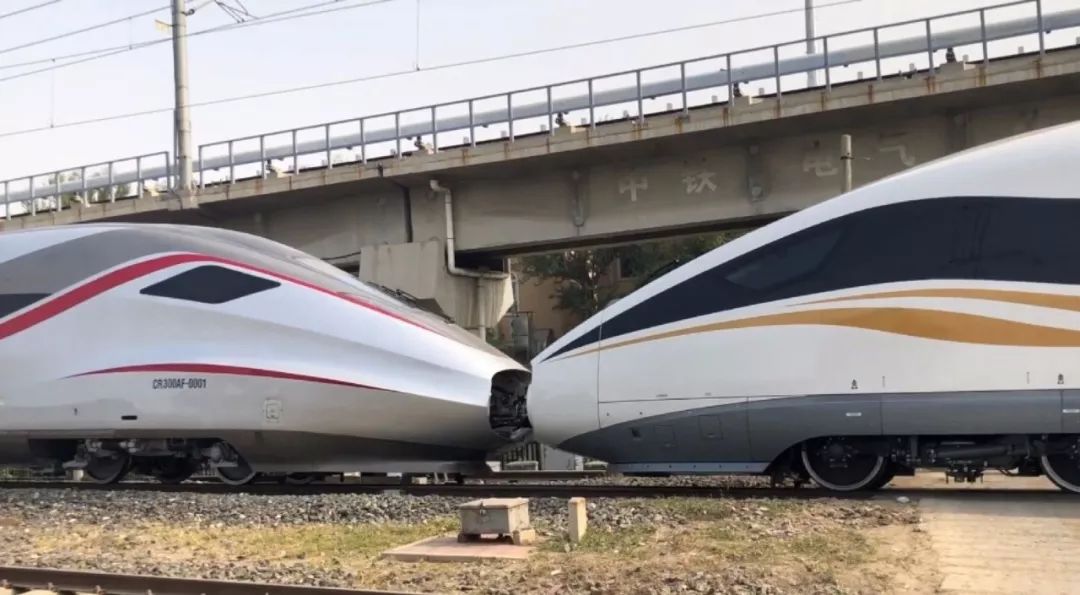 时速250公里CR300“复兴号”动车组，30万公里考核过半！_试验