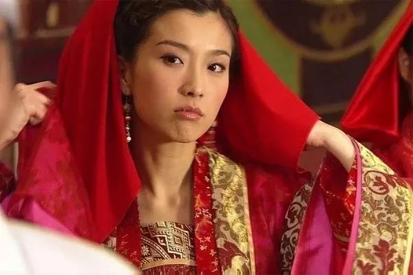 抢走闺蜜老公当小四，还被拍大尺度chuang照？这位TVB小花是黄心颖2.0？-搜狐大视野-搜狐新闻