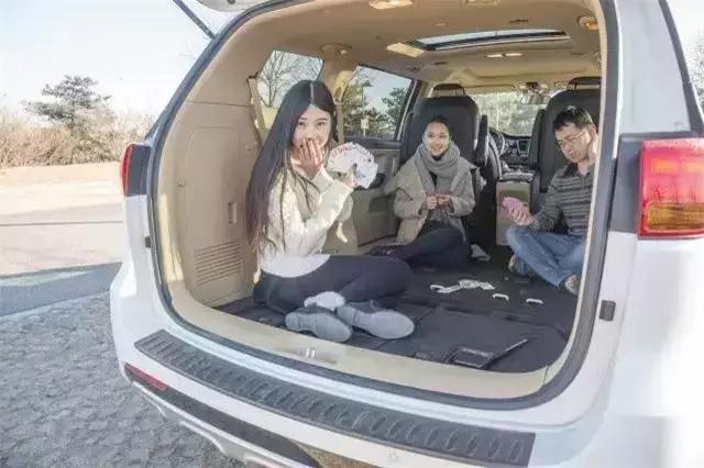 后使用空间比奥德赛大，后排空间能当床，比别克GL8实惠！_搜狐汽车_搜狐网