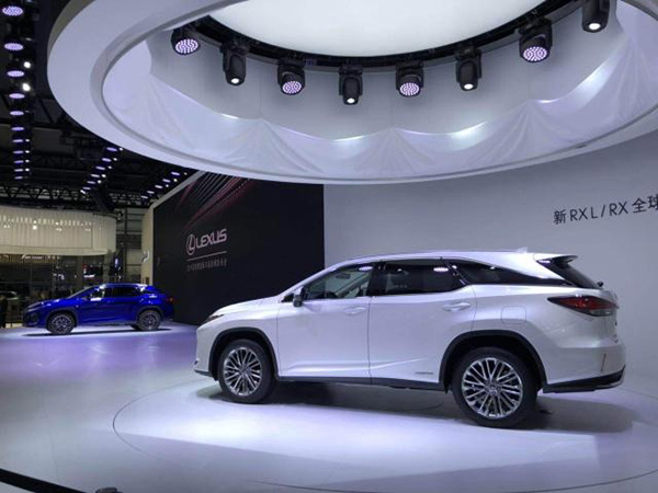 深圳车展又一豪华SUV要加长，手法和BBA不同，但很有机会再成爆款_搜狐汽车_搜狐网