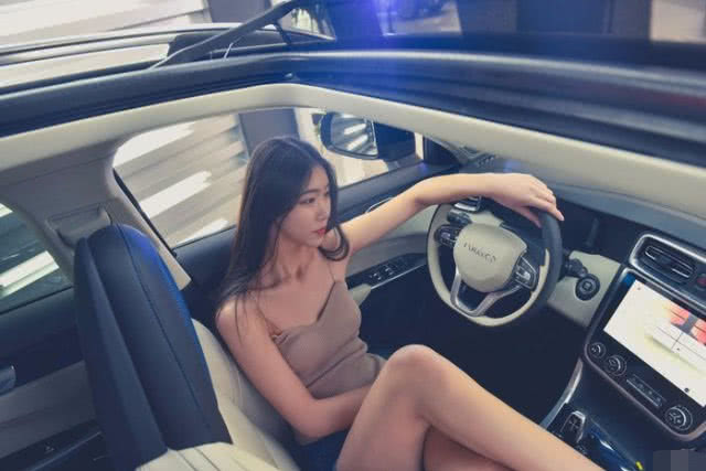 2.0T＋8AT，一脚254马力，5.9秒破百，四驱仅18万_搜狐汽车_搜狐网