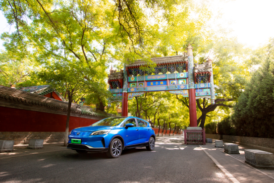 相比传统派荣威Ei5，你会选择潮流派帝豪GSe么_搜狐汽车_搜狐网