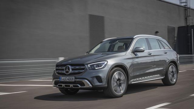 2020梅赛德斯奔驰GLC300车型出色的操控体验，后驱与全驱车型可选_搜狐汽车_搜狐网