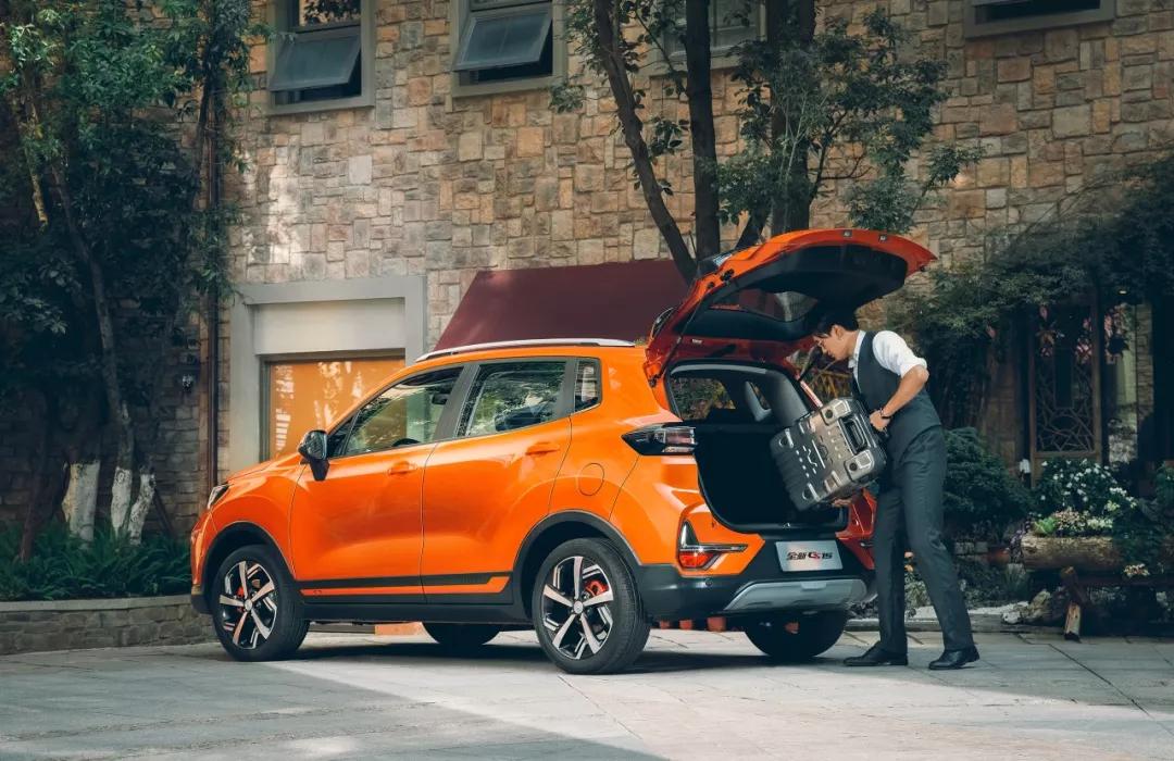 全新CS15 | 生活黑白，TA是彩色的焦点_搜狐汽车_搜狐网