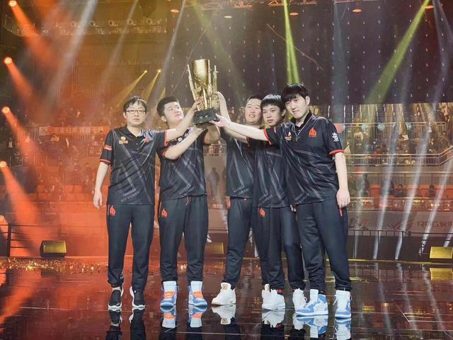 穿越火线：历届CFPL冠军队伍_Even