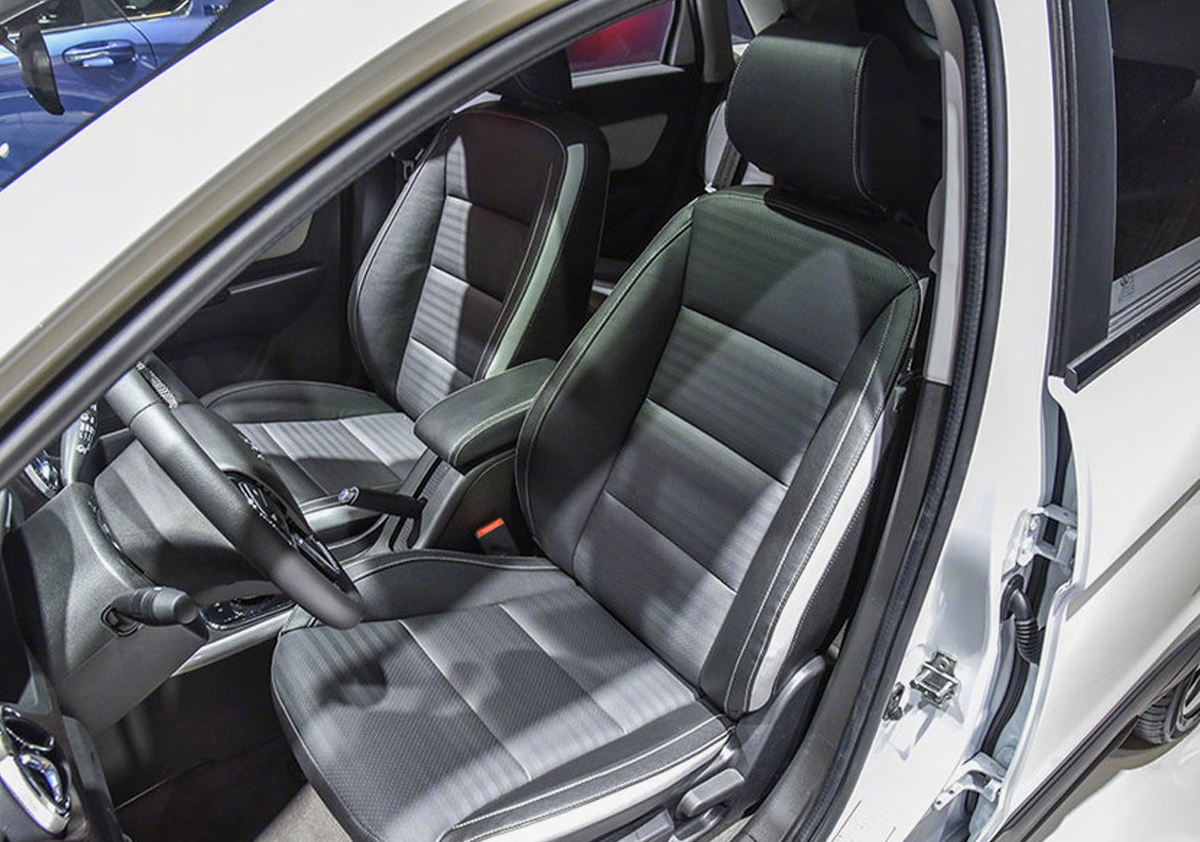 北汽新能源EC5本月上市，定位纯电动小型SUV，续航403km_搜狐汽车_搜狐网