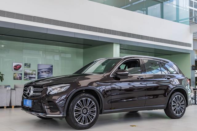 网友在WEY品牌4S店偶遇奔驰GLC？速来围观吃瓜_搜狐汽车_搜狐网