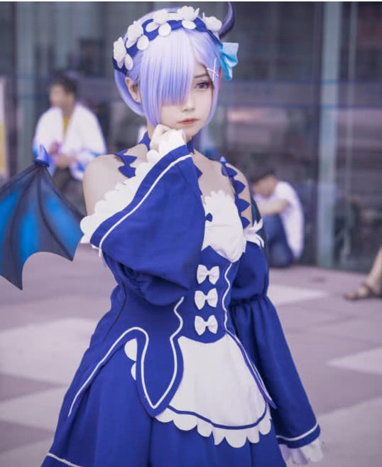 女装大佬cos恶魔蕾姆，看到“液体袜”那一刻，awsl-搜狐大视野-搜狐新闻