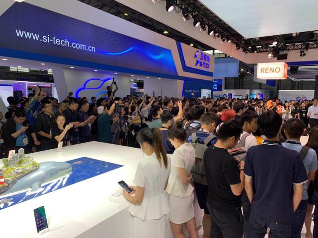 外媒专题报道MWC19上海科技展，OPPO首发“透视全景屏”获赞_屏下