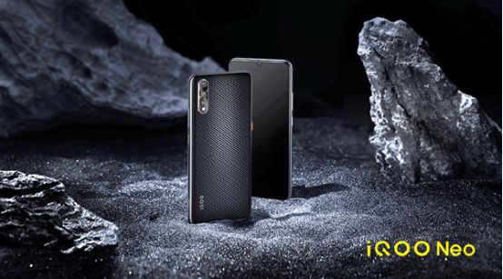 小米CC9被指新一代智商鉴定机，iQOO Neo竟定位“备胎”游戏机_对比