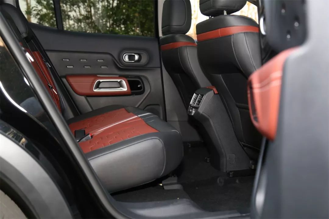 又一颜值担当！1.8T+8AT，空间宽敞配置高，买途观的后悔了！_搜狐汽车_搜狐网