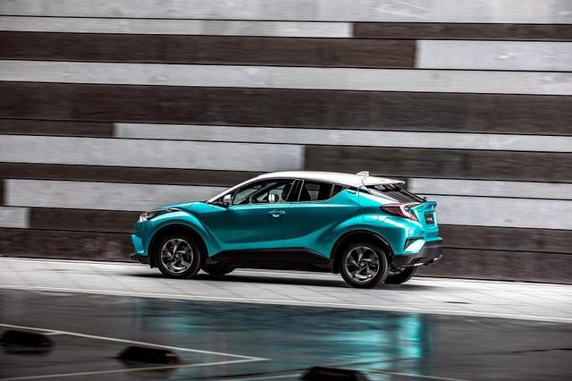 广汽丰田C-HR:TNGA架构平台打造，有颜值又个性，2.0L强劲动力_搜狐汽车_搜狐网