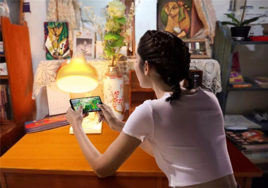 主打轻薄长续航搭载骁龙730 联想Z6发布1899元起_性能