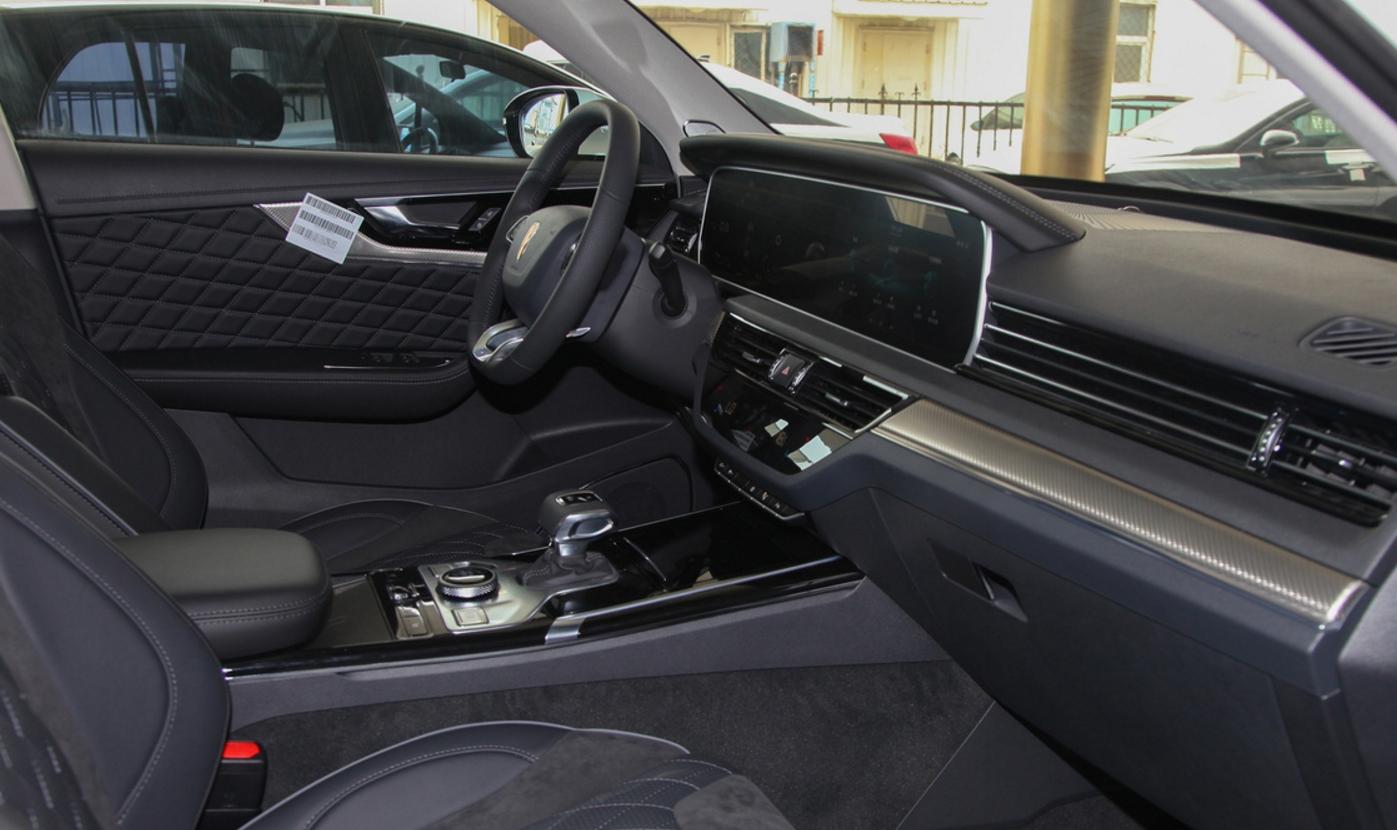 比奥迪Q5档次高，20多万的红旗HS5值不值得买？_搜狐汽车_搜狐网