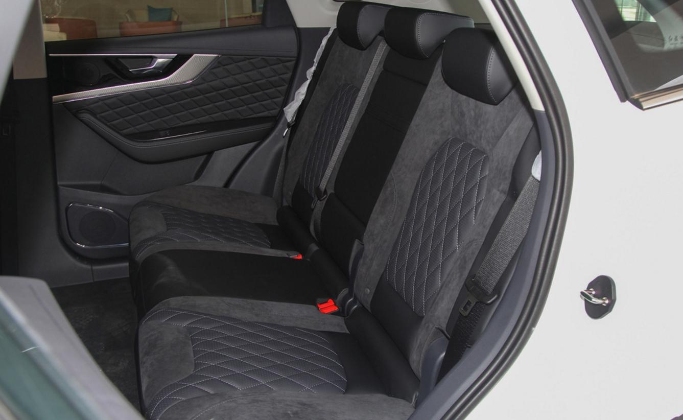 比奥迪Q5档次高，20多万的红旗HS5值不值得买？_搜狐汽车_搜狐网