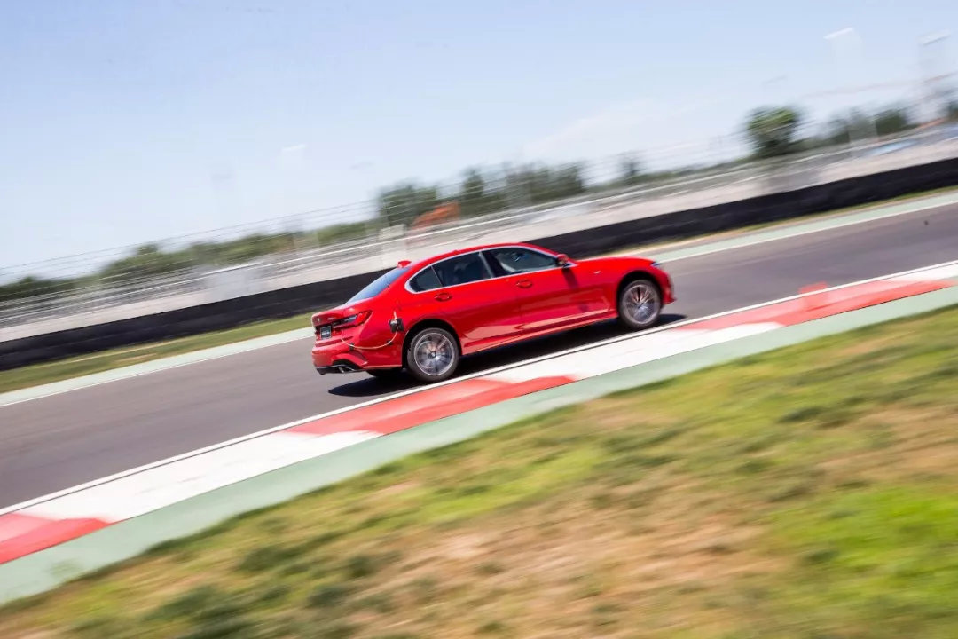 Cars01试驾丨全面提升，不只是印象中的那台3系_搜狐汽车_搜狐网