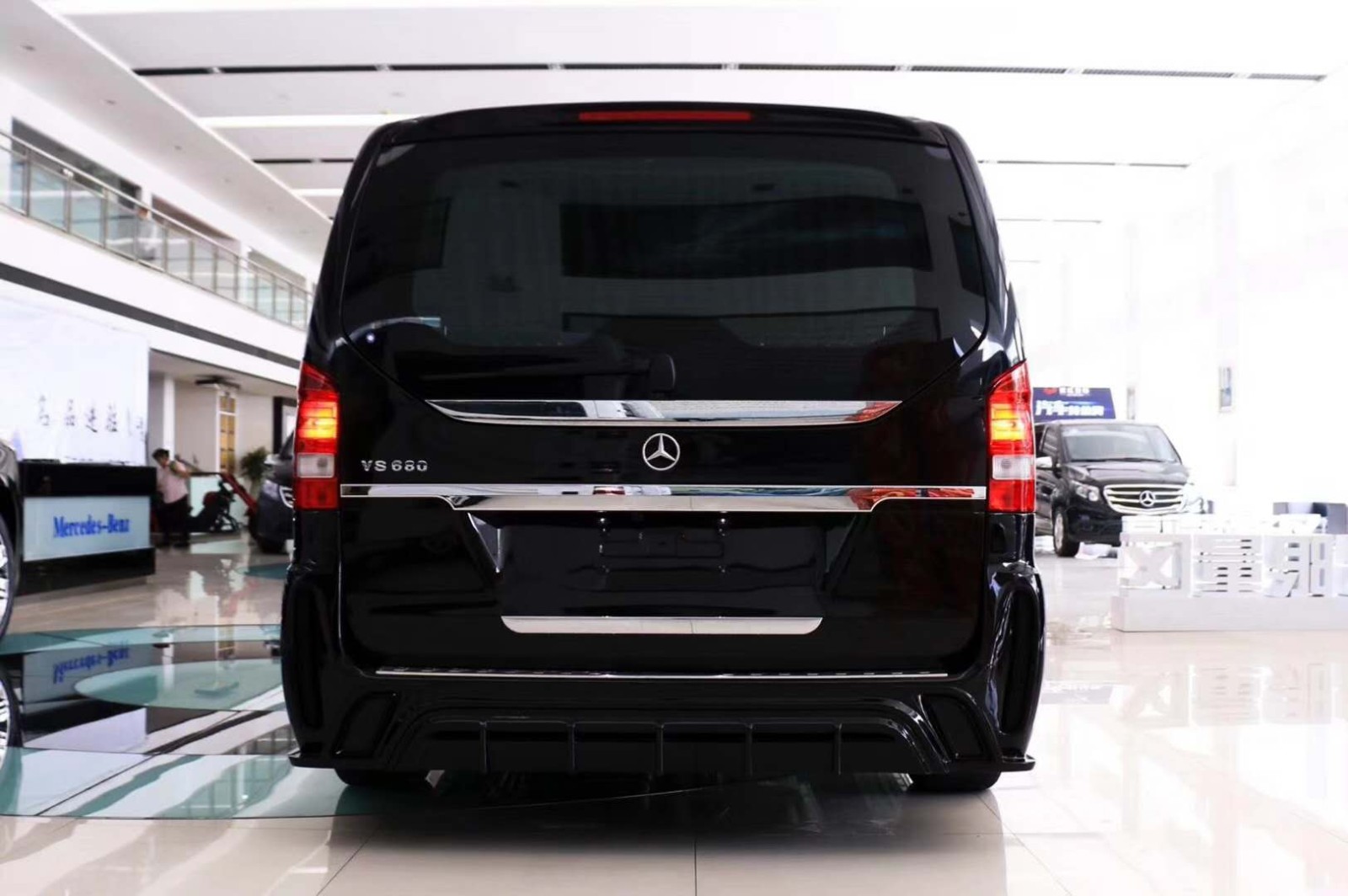 奔驰迈巴赫VS680顶级商务七座闪耀上市_搜狐汽车_搜狐网