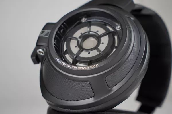 【耳机便携】宽松、流畅、细致：试听声海Sennheiser HD 820 + HDV 820组合_设计