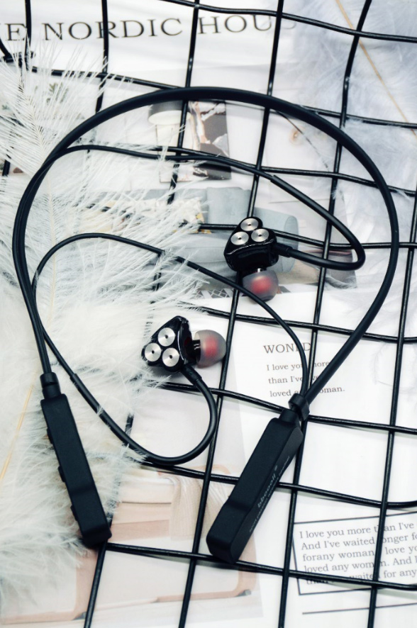 HIFI级音质，国货当自强！谈国产波耳BO-T1s挂脖式蓝牙耳机_搜狐汽车_搜狐网