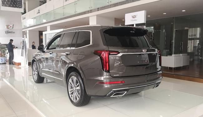 凯迪拉克XT6来了，用国产红旗HS7对比下，差距不大看优惠？_搜狐汽车_搜狐网