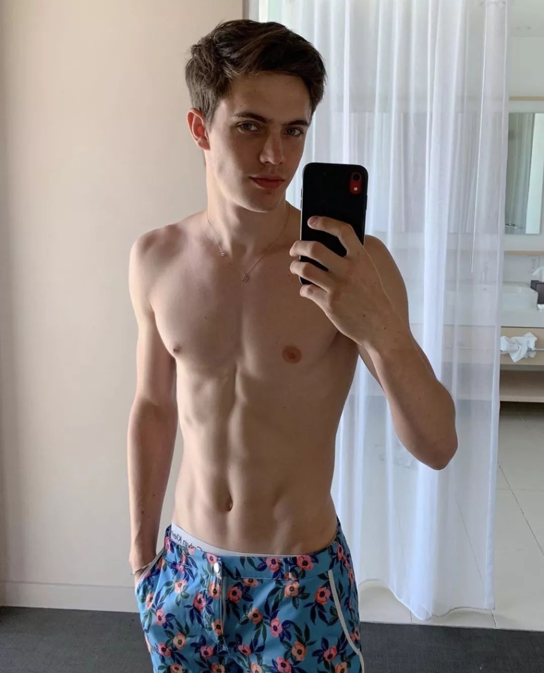 奶气又性感的仙气男孩，我要再发一次！_Bayer