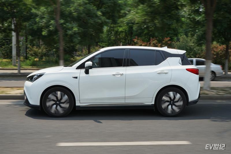广汽新能源GE3 530高速续航测试 约为340公里左右_搜狐汽车_搜狐网