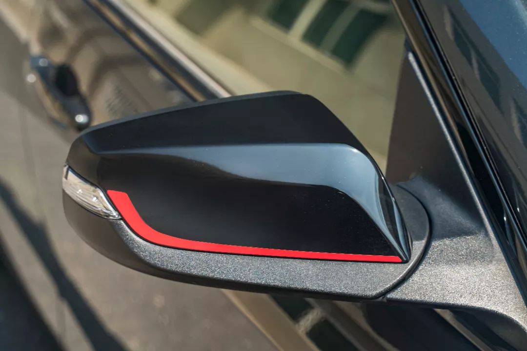 反差下的狂暴激情 ——迈锐宝XL Redline_搜狐汽车_搜狐网