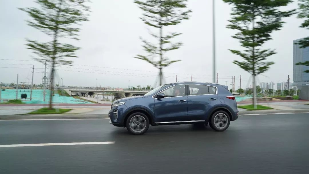 日韩紧凑级SUV对决 起亚KX5对比丰田RAV4荣放_搜狐汽车_搜狐网