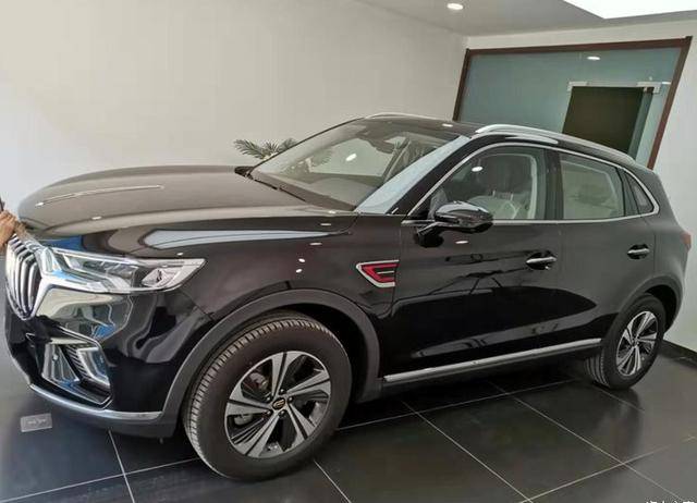 花23万元全款买红旗HS5，4S店给了免费午餐，儿子直呼味道还不错_搜狐汽车_搜狐网