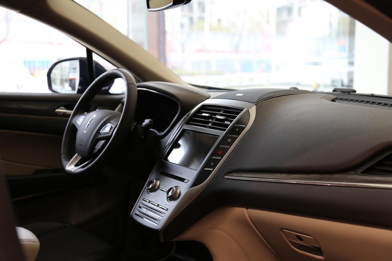 面对林肯MKC都占不到便宜，凯迪拉克XT5还妄图挑战林肯航海家？_搜狐汽车_搜狐网