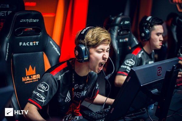 CSGO：茄你太美！茄子女装直播 Xcc正式加盟BTRG-搜狐大视野-搜狐新闻