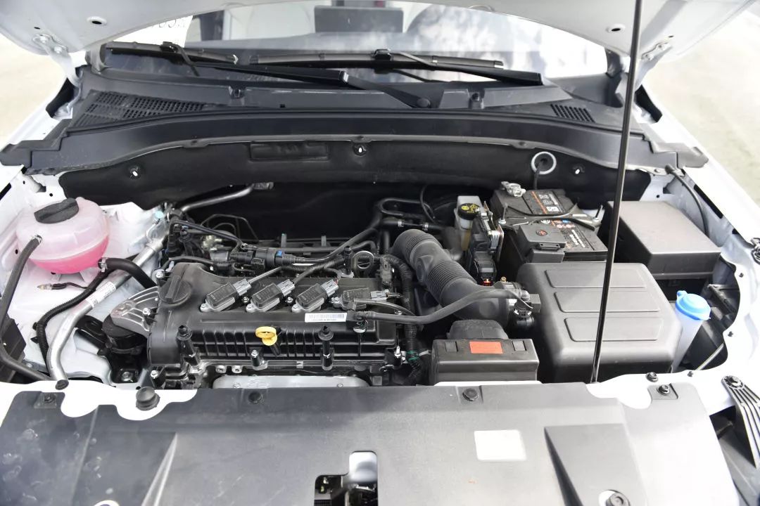 抢占自主小型SUV市场，空间有惊喜，试驾一汽奔腾T33_搜狐汽车_搜狐网