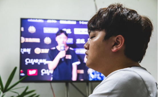 QG happy这次比赛失利，但是生而无畏，明年夏天再战_失误