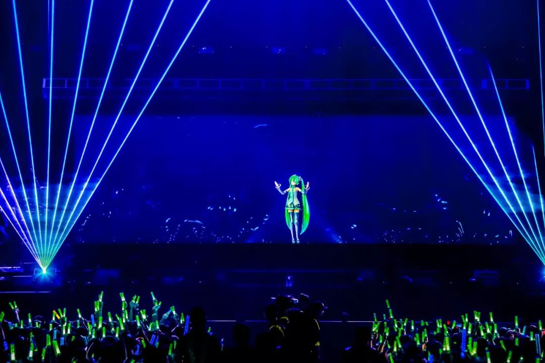 从800到600万粉丝，B站如何打造BML VR（全息演唱会）？_虚拟