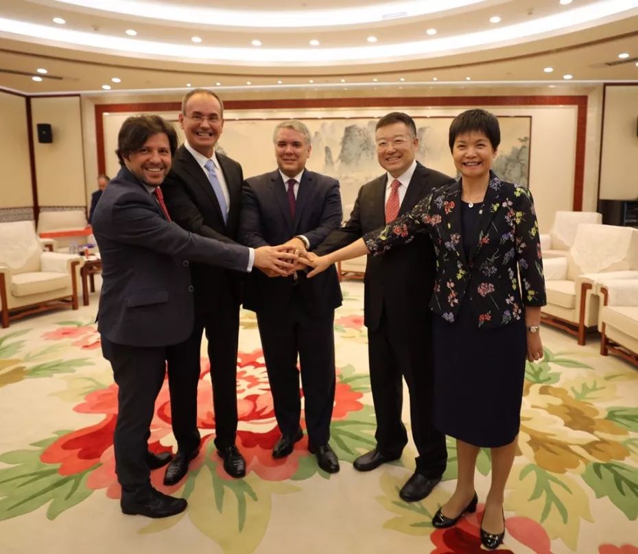 国机集团市场总监、中工国际董事长罗艳陪同国机集团张晓仑董事长会见哥伦比亚总统伊万·杜克 中国
