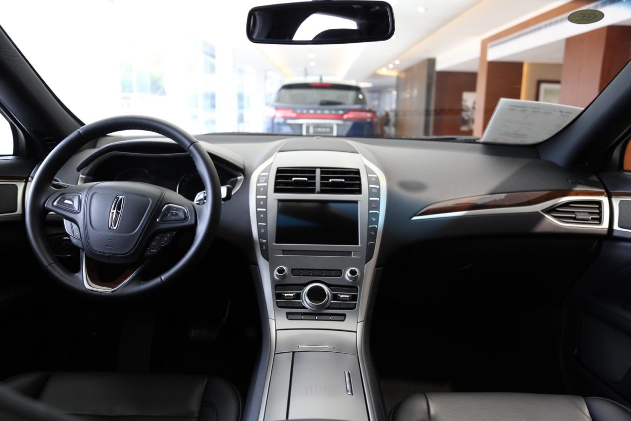 国产奥迪A4L配置不及大众迈腾，拿什么PK美系豪车林肯MKZ？_搜狐汽车_搜狐网