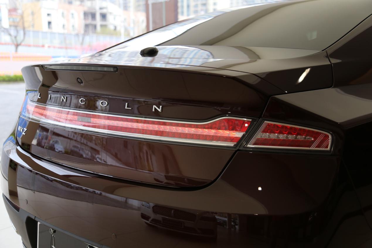 国产奥迪A4L配置不及大众迈腾，拿什么PK美系豪车林肯MKZ？_搜狐汽车_搜狐网