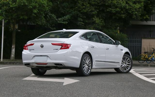 非得买亚洲龙？这车长超5米，241马力+9AT，舒适性媲美A6L_搜狐汽车_搜狐网