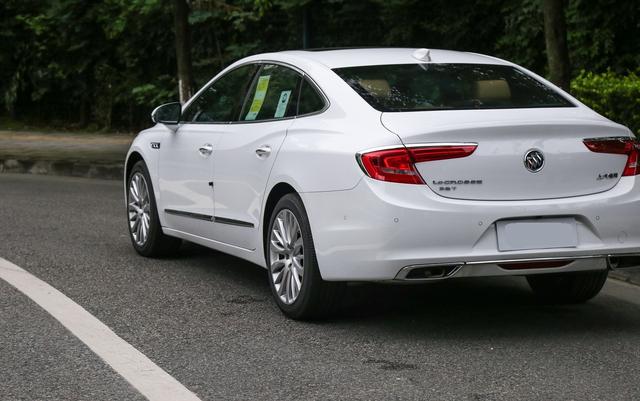 非得买亚洲龙？这车长超5米，241马力+9AT，舒适性媲美A6L_搜狐汽车_搜狐网