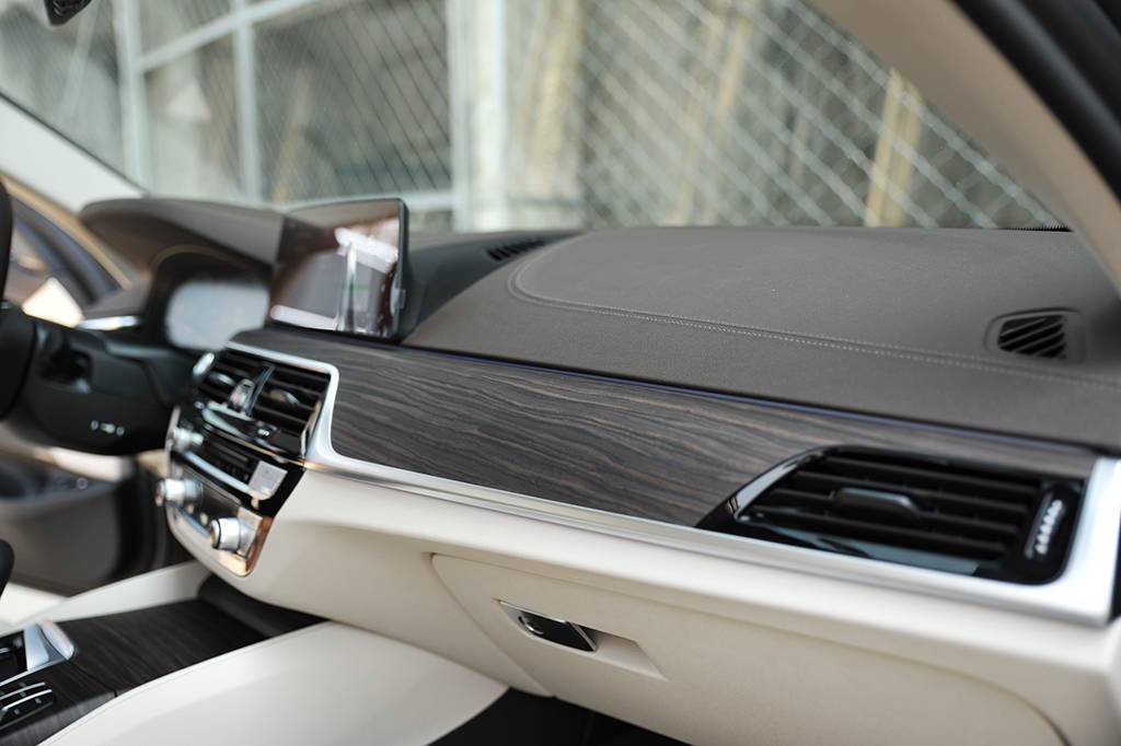 在喧嚣的城市中享受一丝静谧，试驾宝马530Le_搜狐汽车_搜狐网