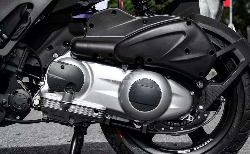 “动静皆宜”| 爱卡汽车美女编辑体验SR Max300_搜狐汽车_搜狐网