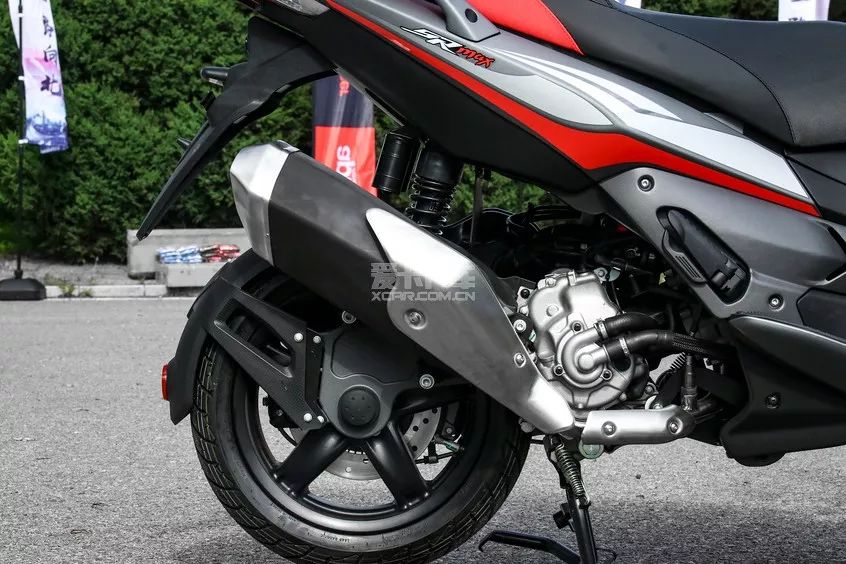 “动静皆宜”| 爱卡汽车美女编辑体验SR Max300_搜狐汽车_搜狐网